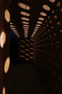 Maison colombienne en brique de terre crue à l'architecture ...